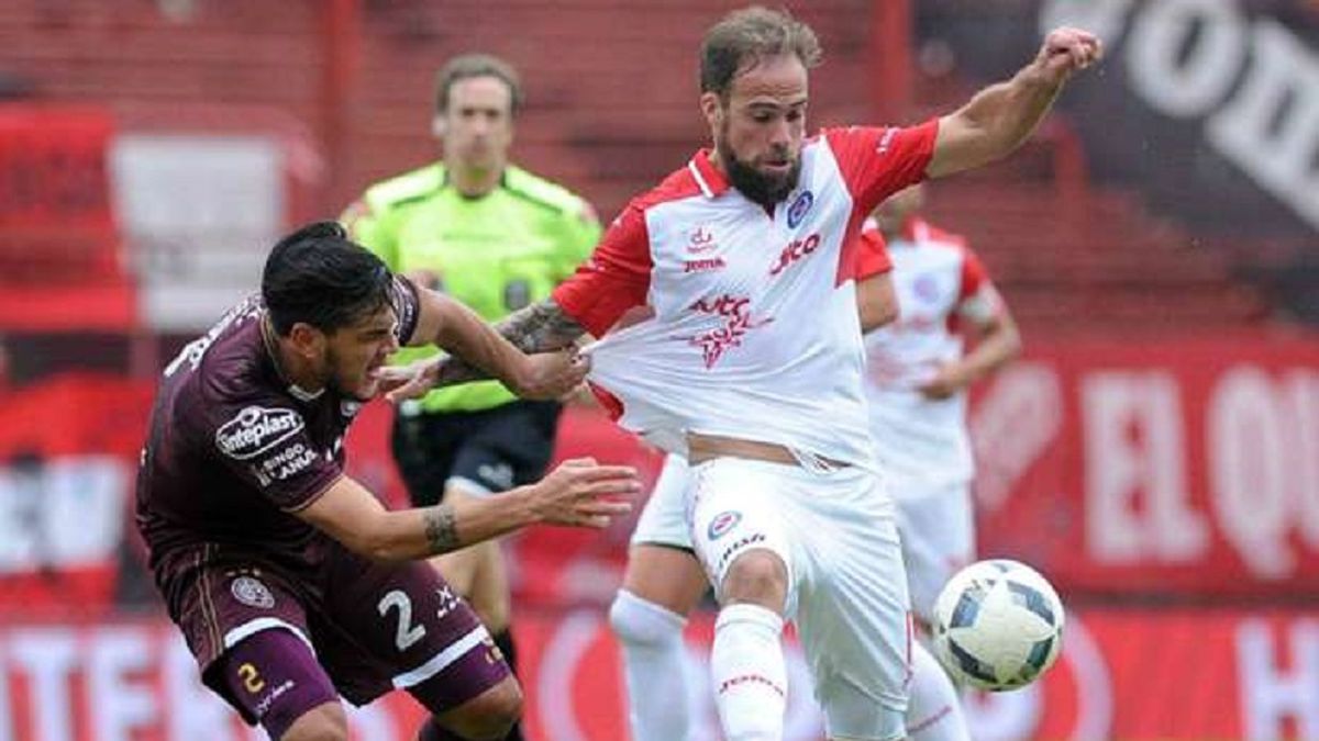 El adiós del Pocho: Insúa anunció su retiro del fútbol a los 36 años