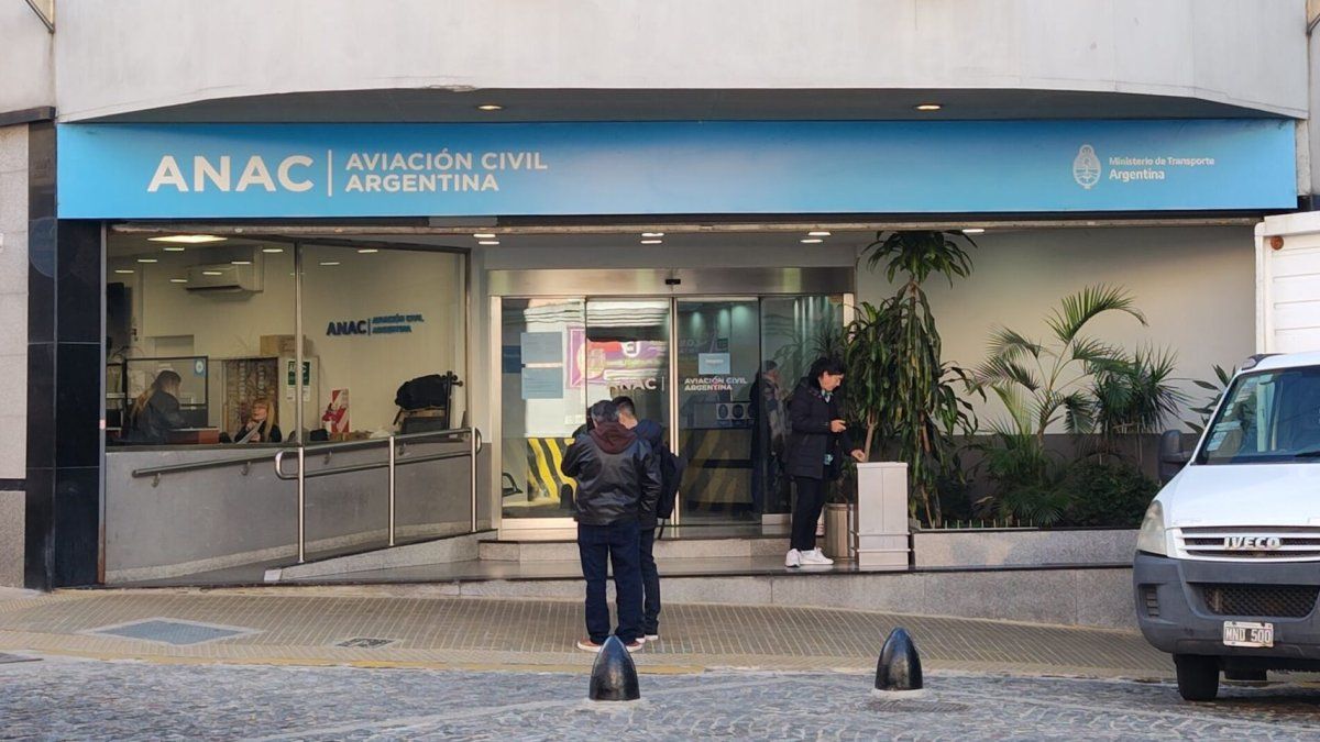 El Gobierno Intervino La Anac Por 180 Días