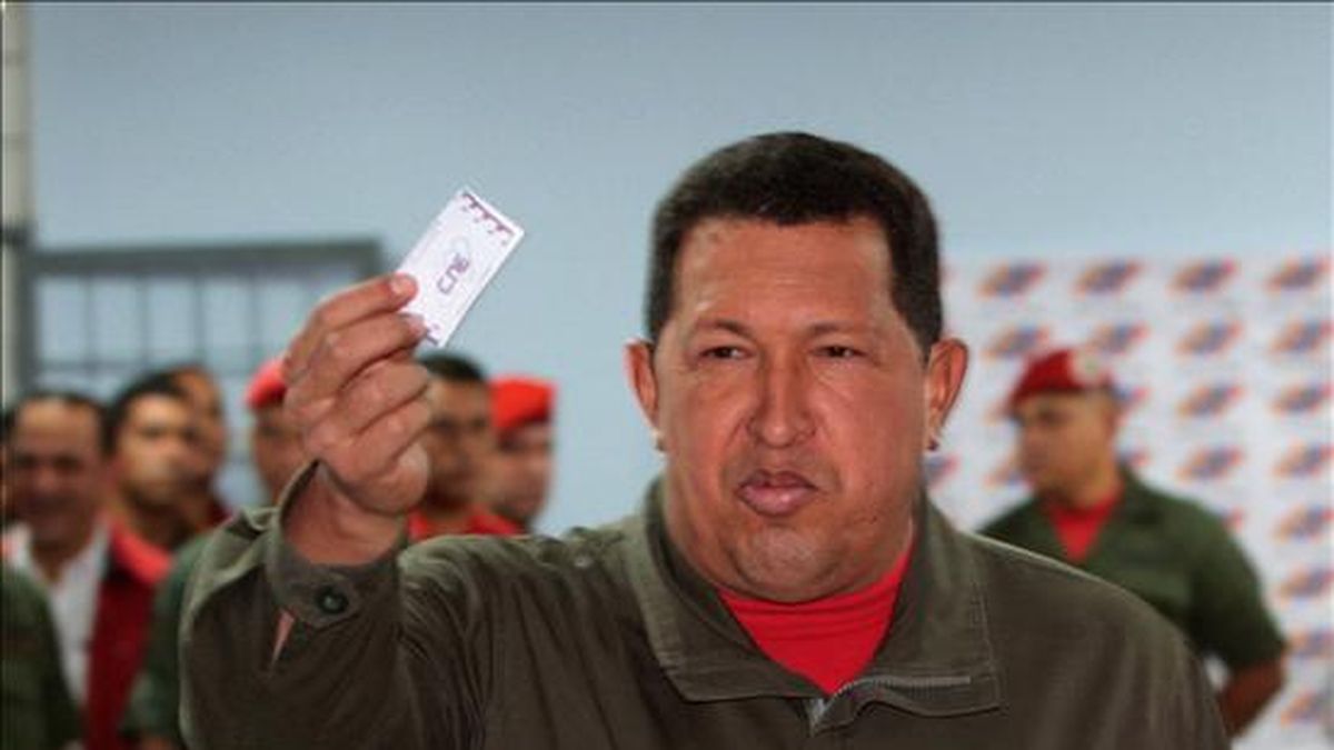 Hugo Chávez ya logró la reelección indefinida