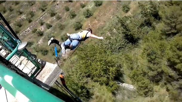El youtuber Rubén Carbonell murió tras intentar grabar un salto en ...