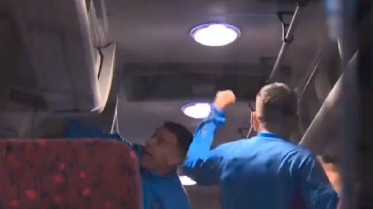 Clima de final: el video de los jugadores argentinos cantando en el micro