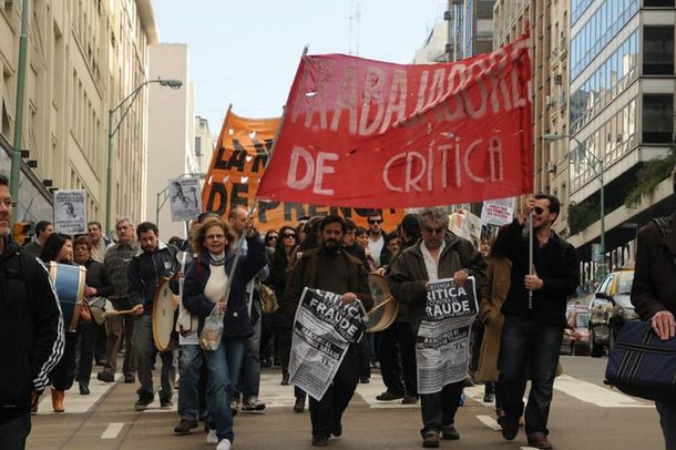 Suspendieron el desalojo judicial del diario Crítica