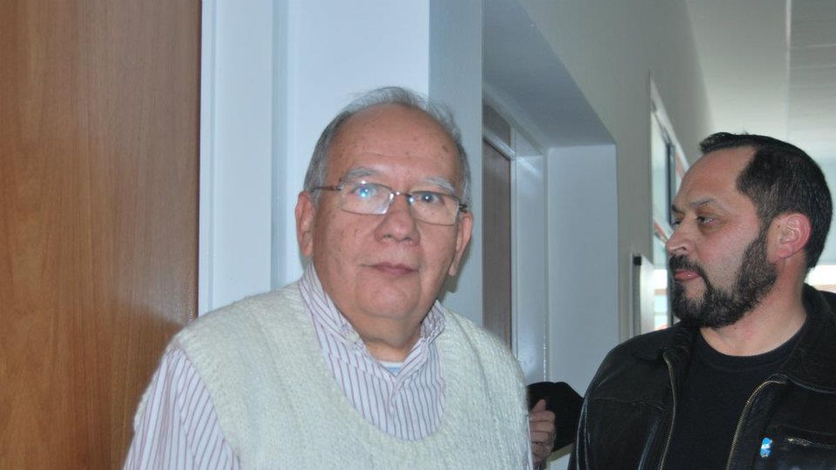 Como no había cirujanos, la operó el intendente