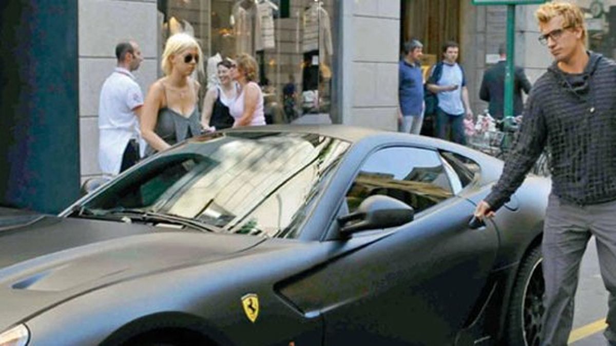 Wanda Nara va por todo: ahora quiere la Ferrari de Maxi López