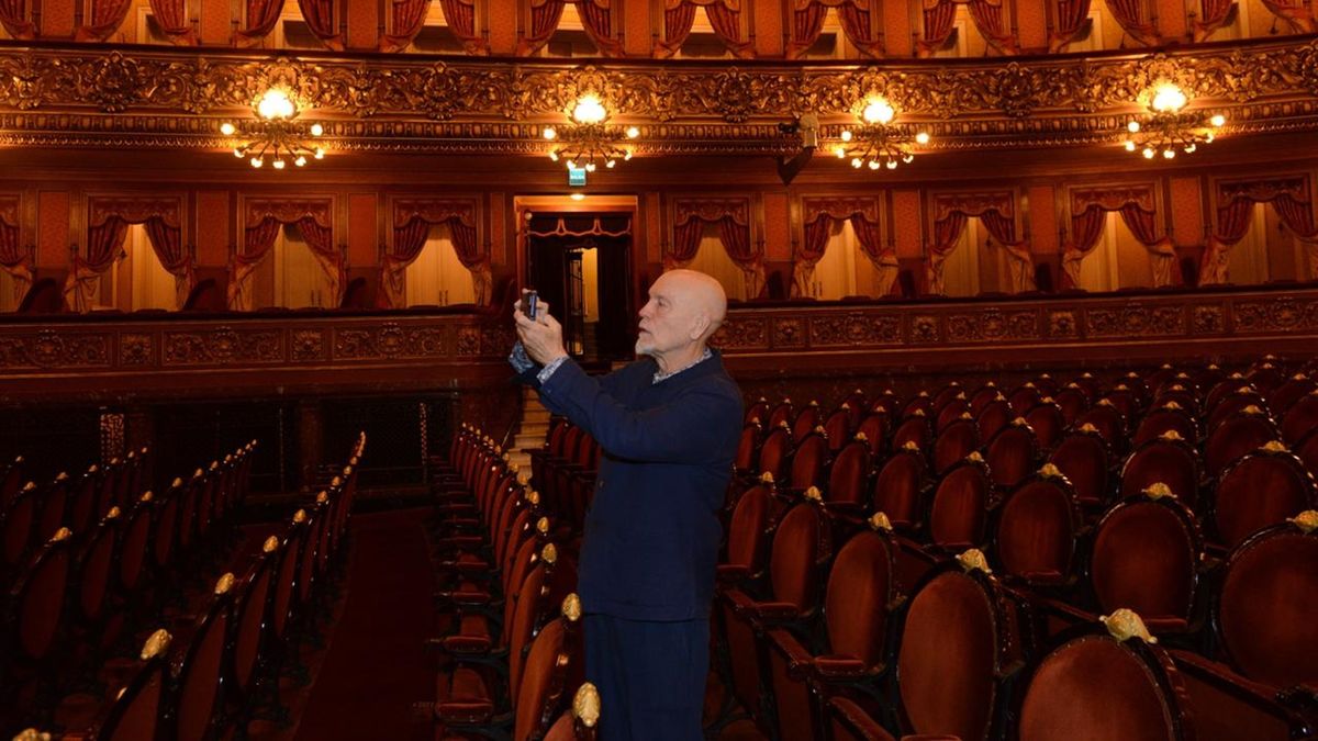 Qué hace John Malkovich en Buenos Aires